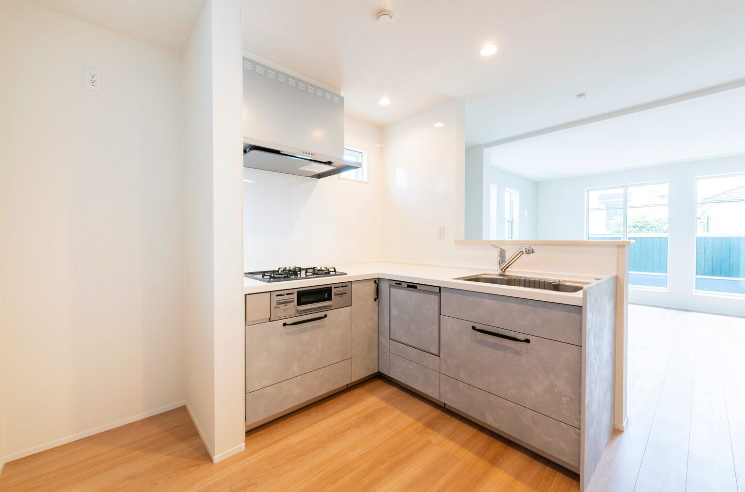 北欧スタイルの柔らかな雰囲気と都市の利便性を両立した4LDK・2台駐車の住まい -株式会社BLISS（ブリス）